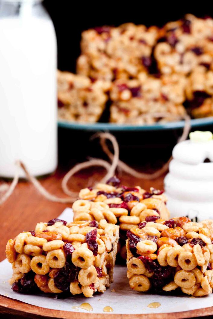 Peanut Butter Cheerios Bars | Chew Out Loud